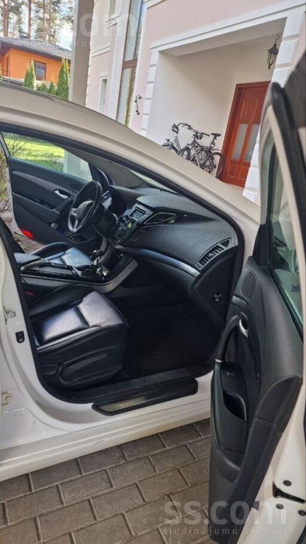 Balts Hyundai i40 2012 Rīga, ar dzinēja tilpumu 1.70 L un nobraukumu 147 tūkst. km par 4250 €, foto 2 vietnē AUTOMOTO.COM.LV