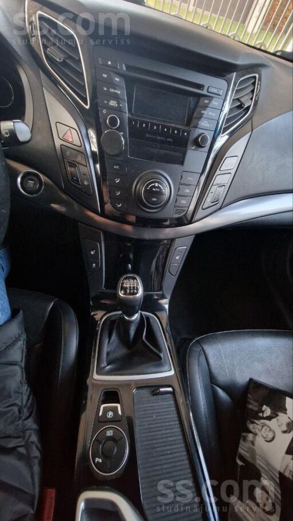 Balts Hyundai i40 2012 Rīga, ar dzinēja tilpumu 1.70 L un nobraukumu 147 tūkst. km par 4250 €, foto 7 vietnē AUTOMOTO.COM.LV
