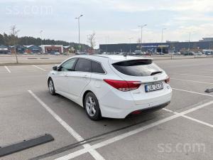 White Hyundai i40 2012 in Riga, with an engine capacity of 1.70 L and mileage of 147 thousand km for 4250 €, photo 9 on AUTOMOTO.COM.LV