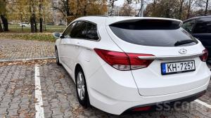 Balts Hyundai i40 2012 Rīga, ar dzinēja tilpumu 1.70 L un nobraukumu 232 tūkst. km par 2900 €, foto 4 vietnē AUTOMOTO.COM.LV