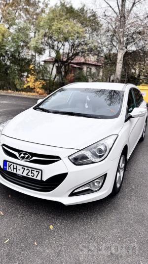 Balts Hyundai i40 2012 Rīga, ar dzinēja tilpumu 1.70 L un nobraukumu 232 tūkst. km par 2900 €, foto 14 vietnē AUTOMOTO.COM.LV
