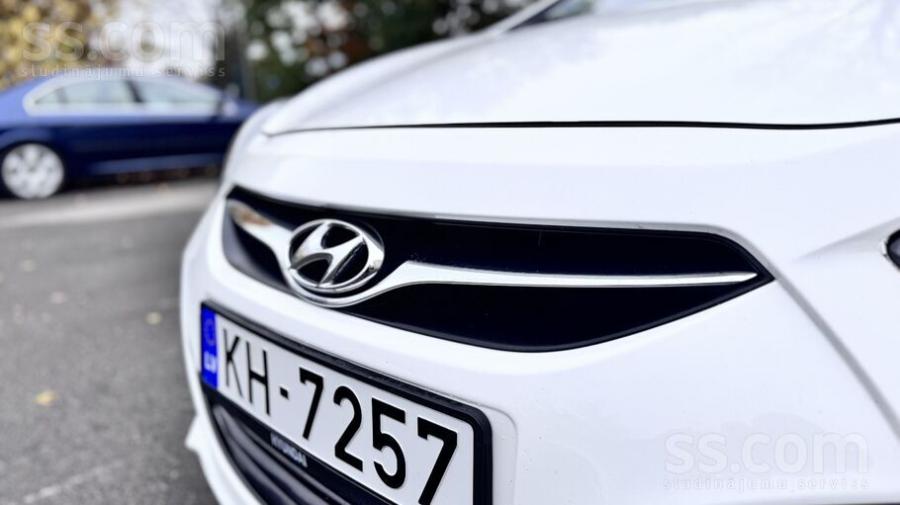 Balts Hyundai i40 2012 Rīga, ar dzinēja tilpumu 1.70 L un nobraukumu 232 tūkst. km par 2900 €, foto 15 vietnē AUTOMOTO.COM.LV