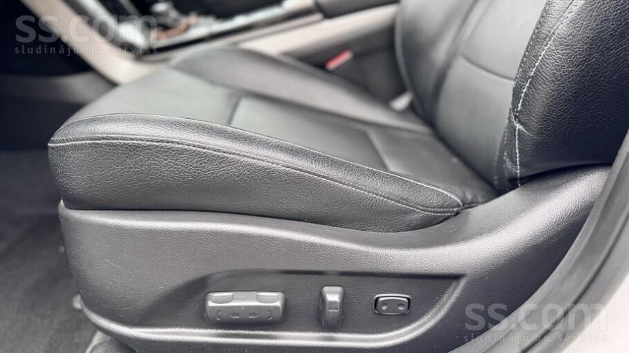 Balts Hyundai i40 2012 Rīga, ar dzinēja tilpumu 1.70 L un nobraukumu 232 tūkst. km par 2900 €, foto 19 vietnē AUTOMOTO.COM.LV
