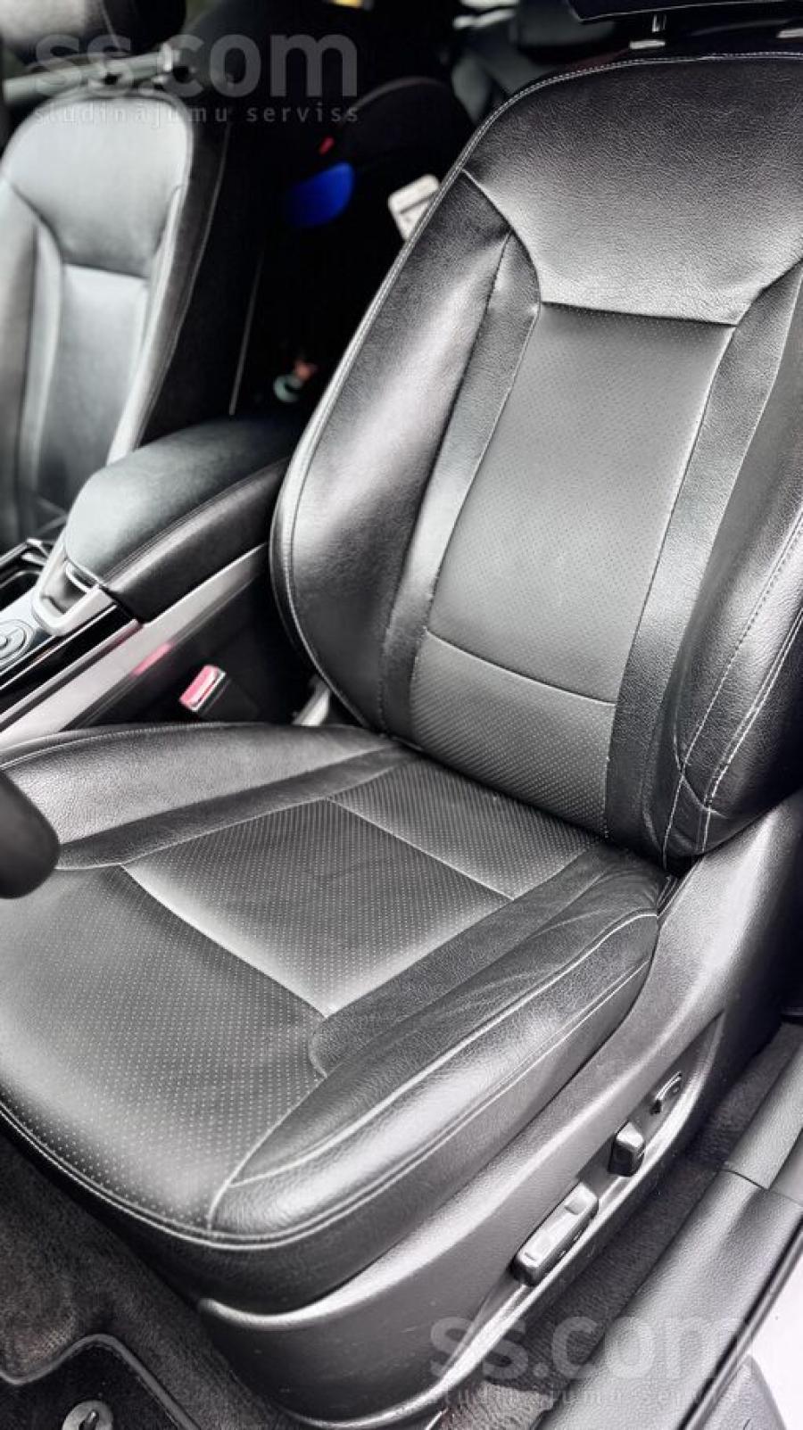 Balts Hyundai i40 2012 Rīga, ar dzinēja tilpumu 1.70 L un nobraukumu 232 tūkst. km par 2900 €, foto 21 vietnē AUTOMOTO.COM.LV