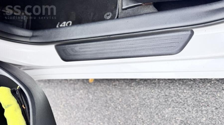 Balts Hyundai i40 2012 Rīga, ar dzinēja tilpumu 1.70 L un nobraukumu 232 tūkst. km par 2900 €, foto 24 vietnē AUTOMOTO.COM.LV