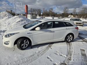 Белый Хендай и40 2012 в Рига, объемом двигателя 1.70 л и пробегом 349 тыс. км за 3850 €, фото 3 на AUTOMOTO.COM.LV
