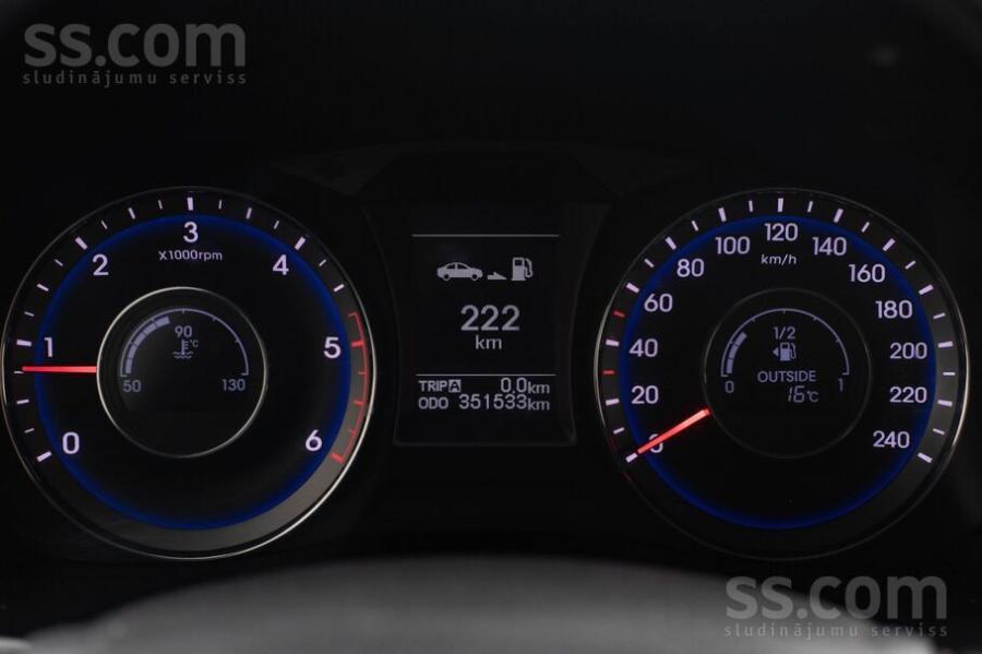 Balts Hyundai i40 2012 Rīga, ar dzinēja tilpumu 1.70 L un nobraukumu 352 tūkst. km par 4790 €, foto 20 vietnē AUTOMOTO.COM.LV
