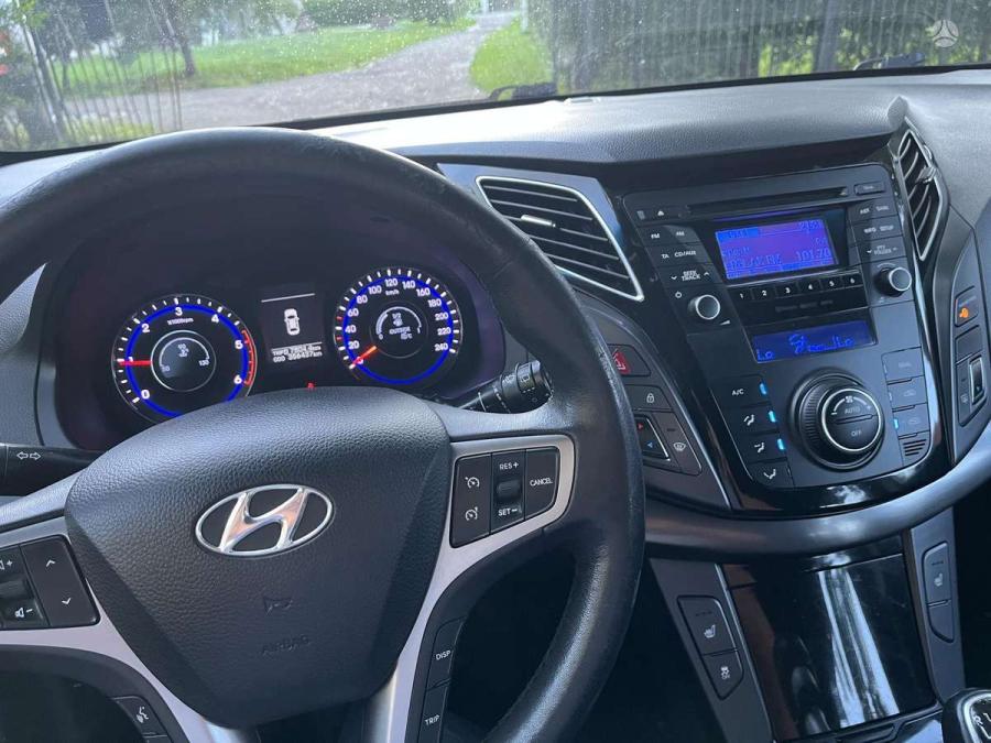Balts Hyundai i40 2012 Šauļi, ar dzinēja tilpumu 1.69 L un nobraukumu 350 tūkst. km par 3400 €, foto 1 vietnē AUTOMOTO.COM.LV