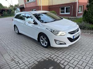 Balts Hyundai i40 2012 Šauļi, ar dzinēja tilpumu 1.69 L un nobraukumu 350 tūkst. km par 3400 €, foto 9 vietnē AUTOMOTO.COM.LV