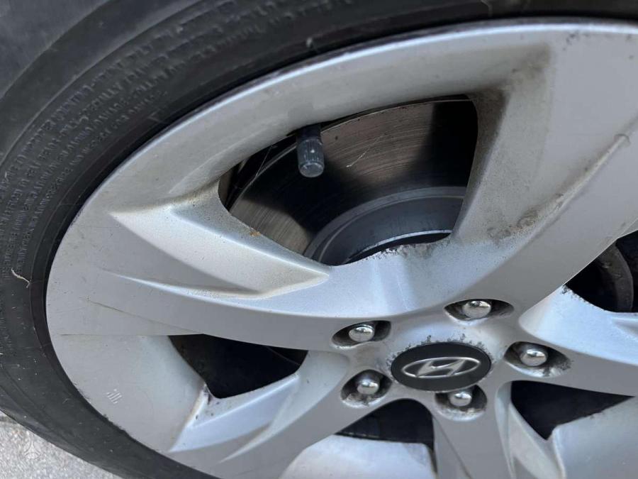 Balts Hyundai i40 2012 Šauļi, ar dzinēja tilpumu 1.69 L un nobraukumu 350 tūkst. km par 3400 €, foto 12 vietnē AUTOMOTO.COM.LV