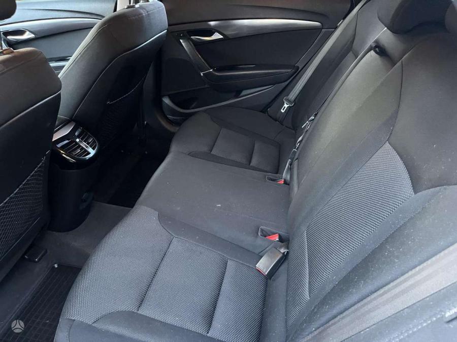 Balts Hyundai i40 2012 Šauļi, ar dzinēja tilpumu 1.69 L un nobraukumu 350 tūkst. km par 3400 €, foto 14 vietnē AUTOMOTO.COM.LV