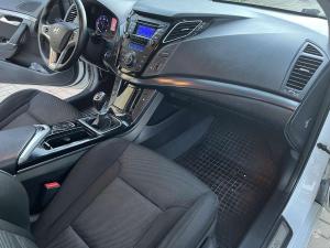 Balts Hyundai i40 2012 Šauļi, ar dzinēja tilpumu 1.69 L un nobraukumu 350 tūkst. km par 3400 €, foto 15 vietnē AUTOMOTO.COM.LV
