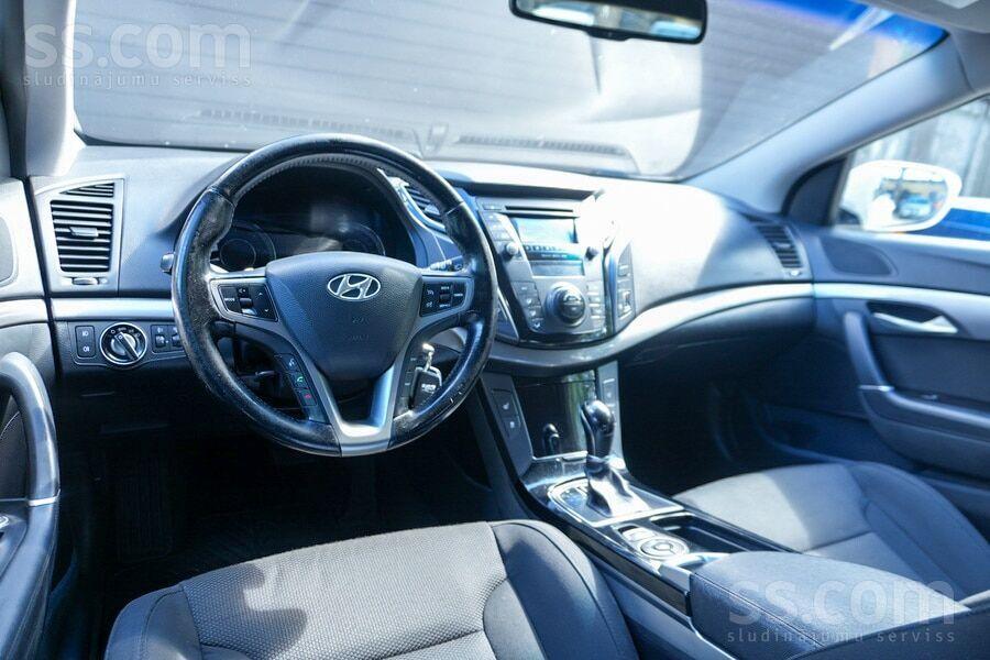 Белый Хендай и40 2012 в Рига, объемом двигателя 1.70 л и пробегом 321 тыс. км за 6490 €, фото 6 на AUTOMOTO.COM.LV