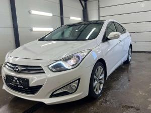 White Hyundai i40 2012 in Vilnius, with an engine capacity of 1.69 L and mileage of 216 thousand km for 5808 €, photo 4 on AUTOMOTO.COM.LV