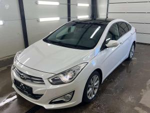 White Hyundai i40 2012 in Vilnius, with an engine capacity of 1.69 L and mileage of 216 thousand km for 5808 €, photo 6 on AUTOMOTO.COM.LV