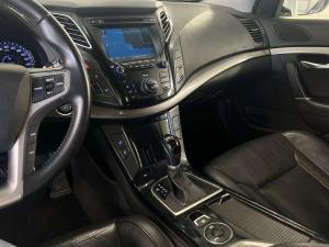 White Hyundai i40 2012 in Vilnius, with an engine capacity of 1.69 L and mileage of 216 thousand km for 5808 €, photo 15 on AUTOMOTO.COM.LV