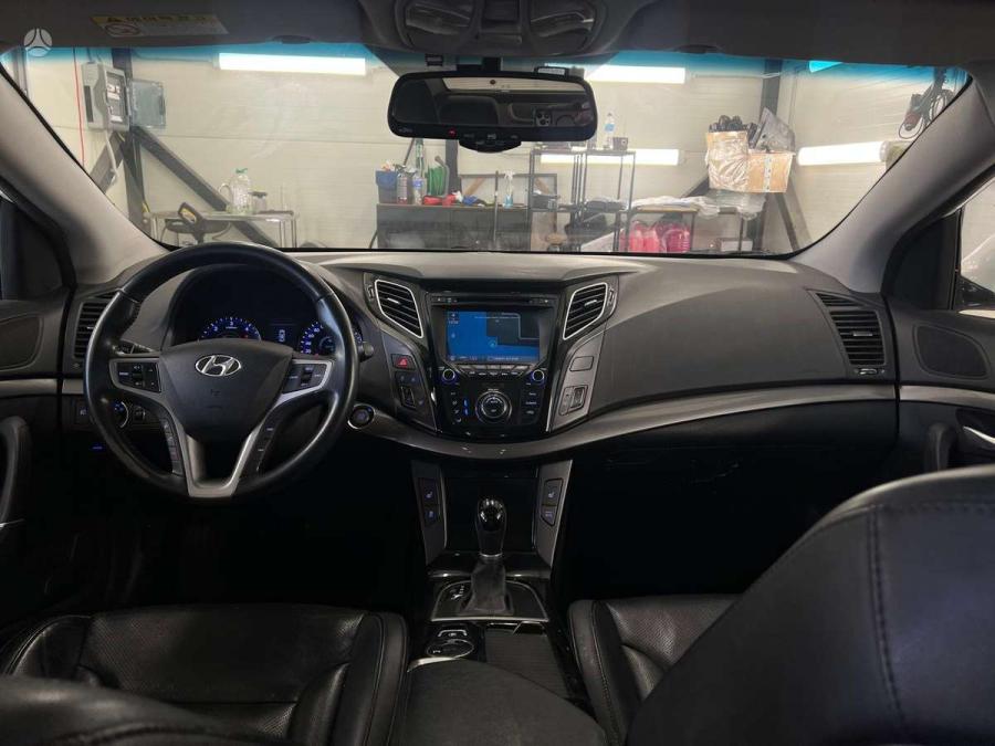 White Hyundai i40 2012 in Vilnius, with an engine capacity of 1.69 L and mileage of 216 thousand km for 5808 €, photo 24 on AUTOMOTO.COM.LV