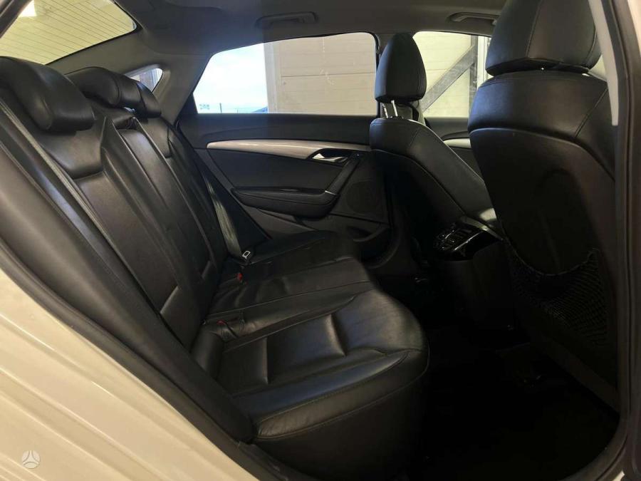 White Hyundai i40 2012 in Vilnius, with an engine capacity of 1.69 L and mileage of 216 thousand km for 5808 €, photo 26 on AUTOMOTO.COM.LV