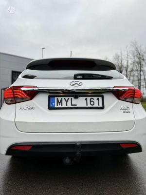 White Hyundai i40 2013 in Vilnius, with an engine capacity of 1.69 L and mileage of 259 thousand km for 4000 €, photo 12 on AUTOMOTO.COM.LV