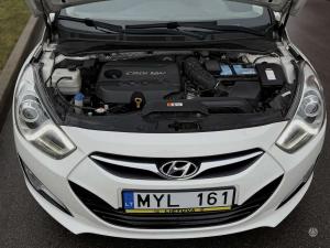 White Hyundai i40 2013 in Vilnius, with an engine capacity of 1.69 L and mileage of 259 thousand km for 4000 €, photo 14 on AUTOMOTO.COM.LV