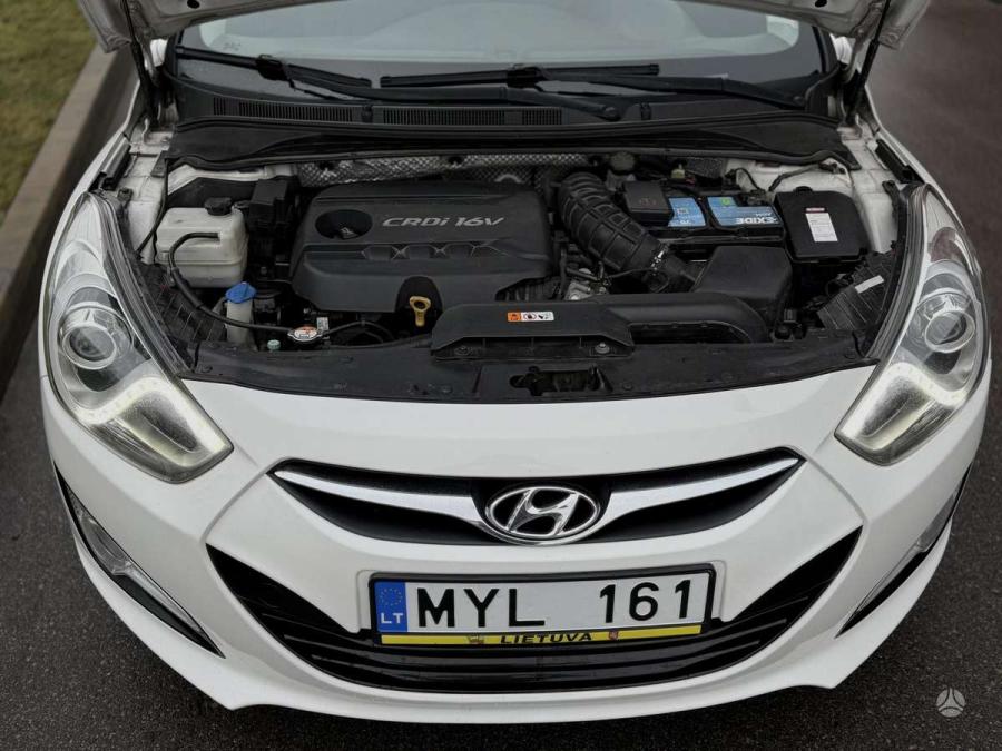White Hyundai i40 2013 in Vilnius, with an engine capacity of 1.69 L and mileage of 259 thousand km for 4000 €, photo 14 on AUTOMOTO.COM.LV