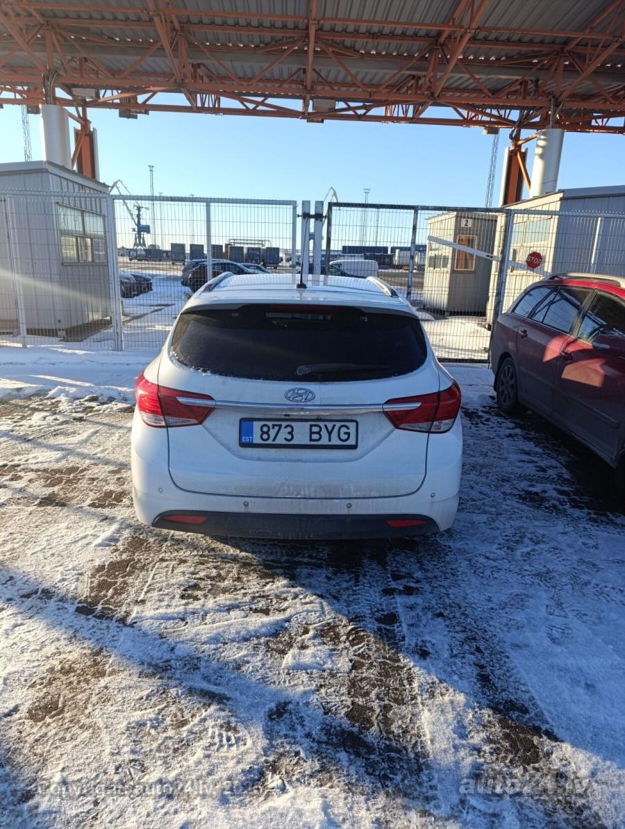 Balts Hyundai i40 2013 Tallina, ar dzinēja tilpumu 1.70 L un nobraukumu 196 tūkst. km par 4700 €, foto 9 vietnē AUTOMOTO.COM.LV