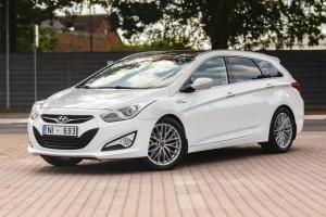 Balts Hyundai i40 2013 Jelgava, ar dzinēja tilpumu 1.70 L un nobraukumu 231 tūkst. km par 6800 €, foto 3 vietnē AUTOMOTO.COM.LV