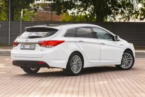 Balts Hyundai i40 2013 Jelgava, ar dzinēja tilpumu 1.70 L un nobraukumu 231 tūkst. km par 6800 €, foto 5 vietnē AUTOMOTO.COM.LV