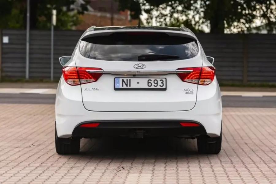 Balts Hyundai i40 2013 Jelgava, ar dzinēja tilpumu 1.70 L un nobraukumu 231 tūkst. km par 6800 €, foto 7 vietnē AUTOMOTO.COM.LV