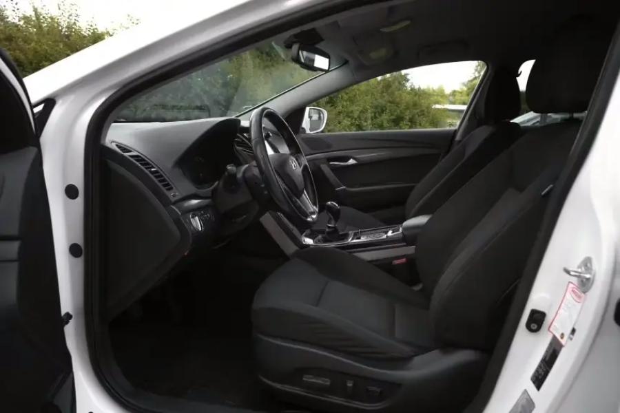 Balts Hyundai i40 2013 Jelgava, ar dzinēja tilpumu 1.70 L un nobraukumu 231 tūkst. km par 6800 €, foto 9 vietnē AUTOMOTO.COM.LV