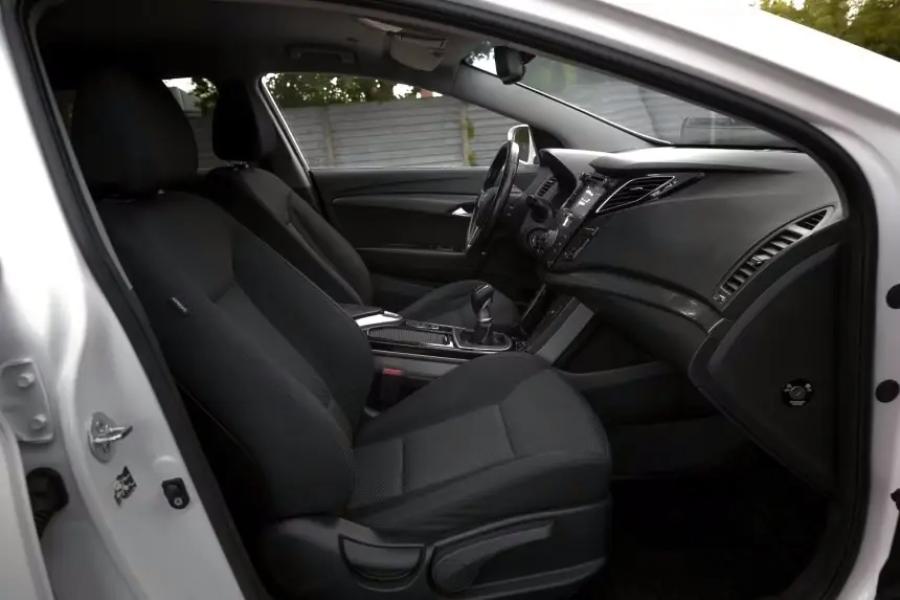 Balts Hyundai i40 2013 Jelgava, ar dzinēja tilpumu 1.70 L un nobraukumu 231 tūkst. km par 6800 €, foto 10 vietnē AUTOMOTO.COM.LV