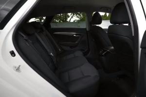 Balts Hyundai i40 2013 Jelgava, ar dzinēja tilpumu 1.70 L un nobraukumu 231 tūkst. km par 6800 €, foto 12 vietnē AUTOMOTO.COM.LV
