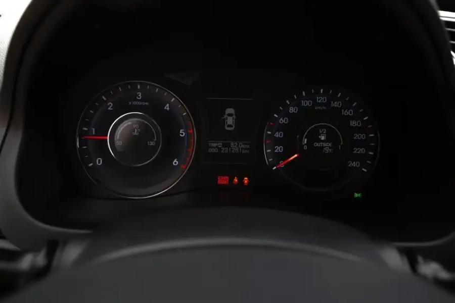 Balts Hyundai i40 2013 Jelgava, ar dzinēja tilpumu 1.70 L un nobraukumu 231 tūkst. km par 6800 €, foto 13 vietnē AUTOMOTO.COM.LV