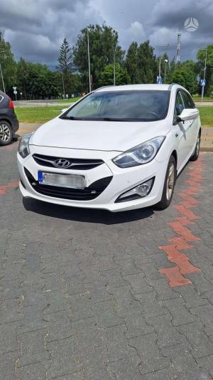 White Hyundai i40 2013 in Vilnius, with an engine capacity of 1.59 L and mileage of 181 thousand km for 5700 €, photo 3 on AUTOMOTO.COM.LV