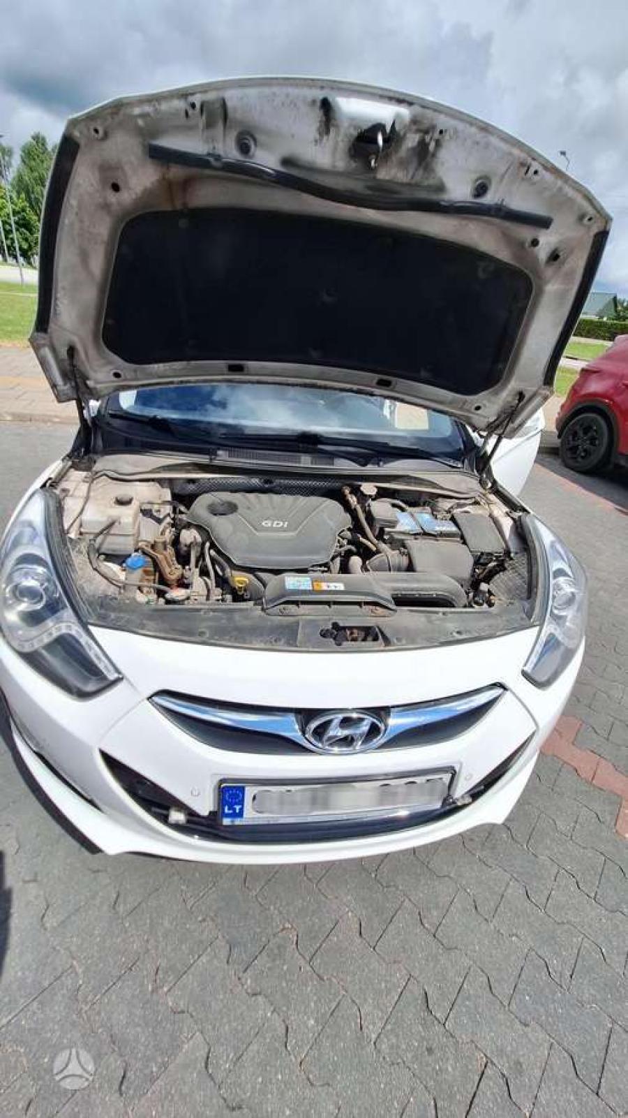 White Hyundai i40 2013 in Vilnius, with an engine capacity of 1.59 L and mileage of 181 thousand km for 5700 €, photo 5 on AUTOMOTO.COM.LV