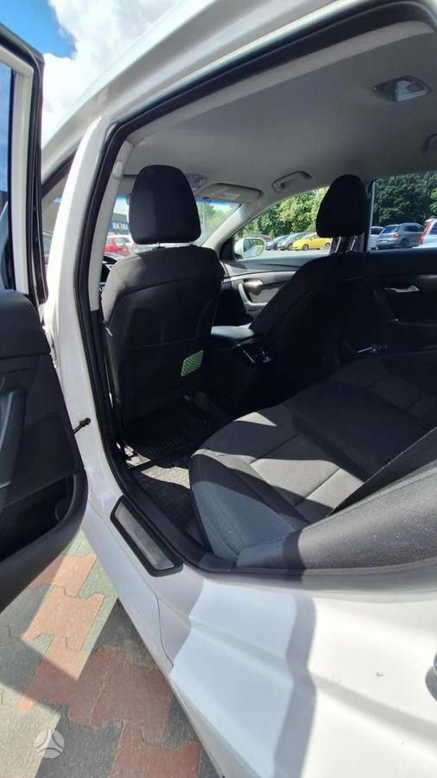 White Hyundai i40 2013 in Vilnius, with an engine capacity of 1.59 L and mileage of 181 thousand km for 5700 €, photo 7 on AUTOMOTO.COM.LV