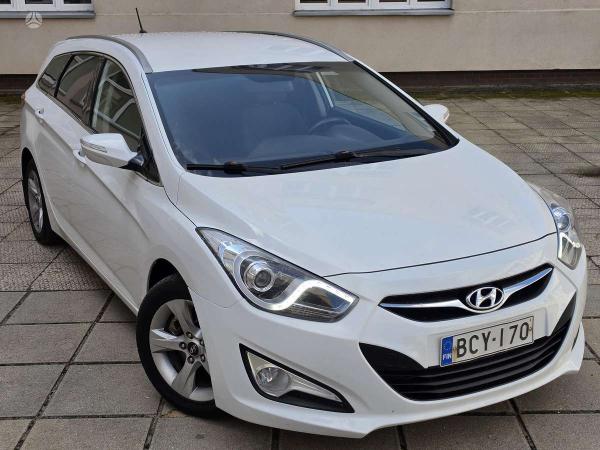 White Hyundai i40 2013 in Silute, with an engine capacity of 1.69 L and mileage of 287 thousand km for 4500 €, photo 2 on AUTOMOTO.COM.LV