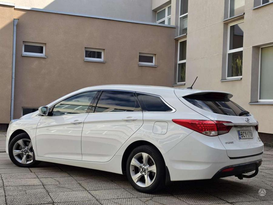 Balts Hyundai i40 2013 Šilutė, ar dzinēja tilpumu 1.69 L un nobraukumu 287 tūkst. km par 4500 €, foto 4 vietnē AUTOMOTO.COM.LV
