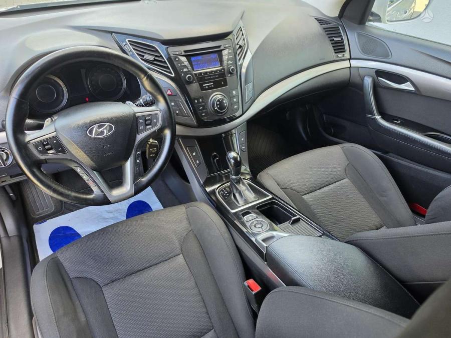 Balts Hyundai i40 2013 Šilutė, ar dzinēja tilpumu 1.69 L un nobraukumu 287 tūkst. km par 4500 €, foto 21 vietnē AUTOMOTO.COM.LV