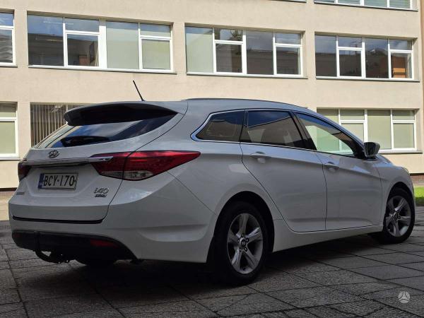 Balts Hyundai i40 2013 Šilutė, ar dzinēja tilpumu 1.69 L un nobraukumu 287 tūkst. km par 4500 €, foto 4 vietnē AUTOMOTO.COM.LV