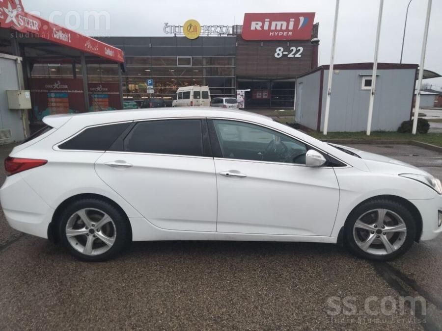 Balts Hyundai i40 2014 Daugavpils, ar dzinēja tilpumu 1.70 L un nobraukumu 337 tūkst. km par 5500 €, foto 2 vietnē AUTOMOTO.COM.LV
