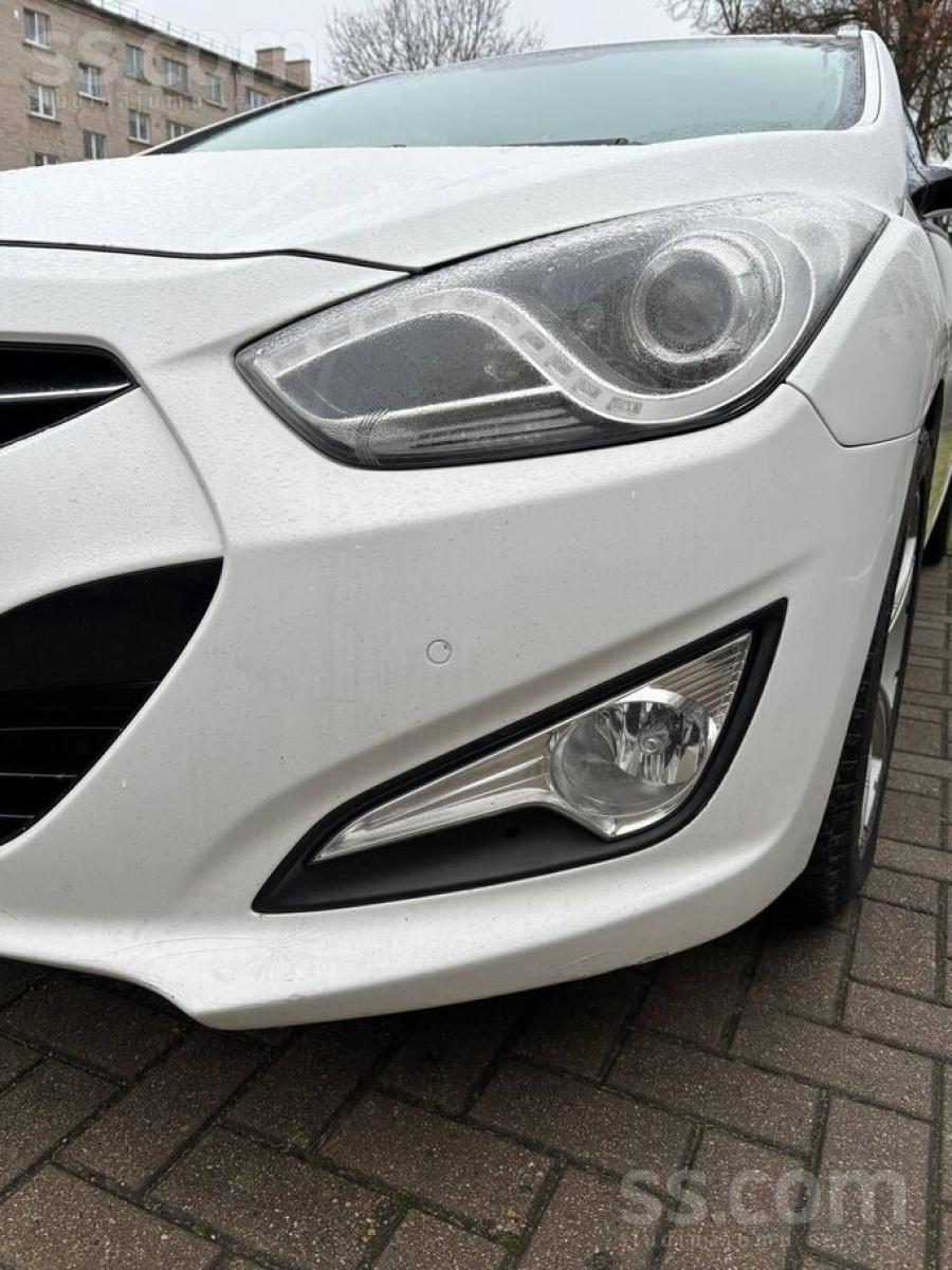 Balts Hyundai i40 2014 Daugavpils, ar dzinēja tilpumu 1.70 L un nobraukumu 337 tūkst. km par 5500 €, foto 8 vietnē AUTOMOTO.COM.LV