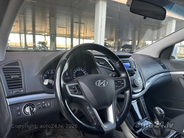 White Hyundai i40 2014 in Tallinn, with an engine capacity of 1.60 L and mileage of 245 thousand km for 5790 €, photo 3 on AUTOMOTO.COM.LV