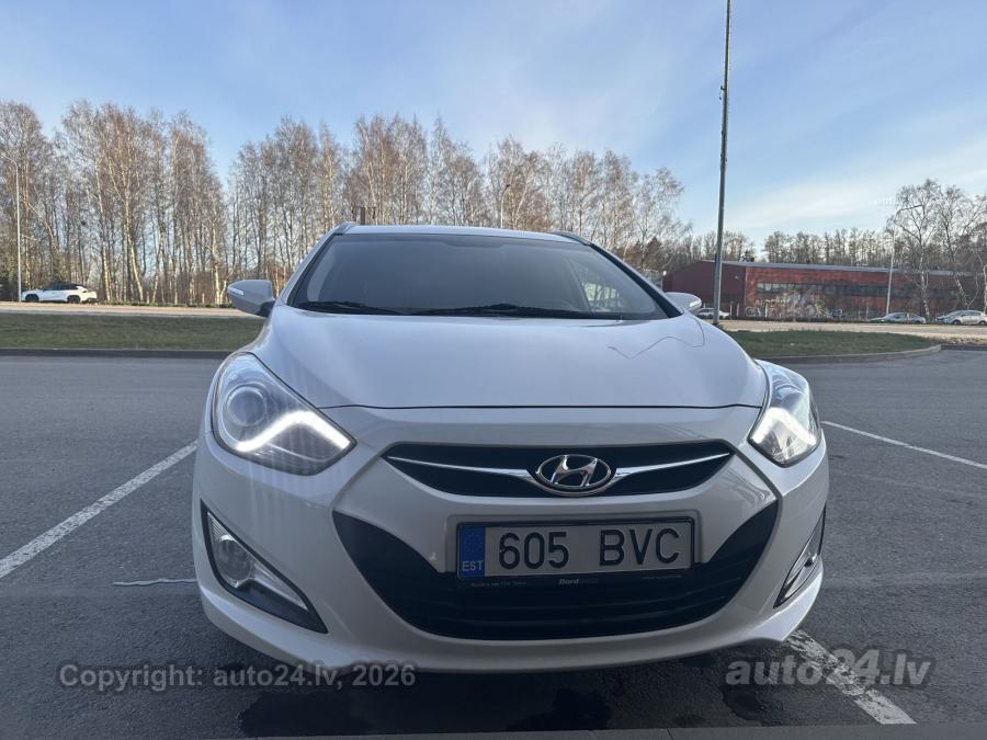 White Hyundai i40 2014 in Tallinn, with an engine capacity of 1.60 L and mileage of 245 thousand km for 5790 €, photo 5 on AUTOMOTO.COM.LV