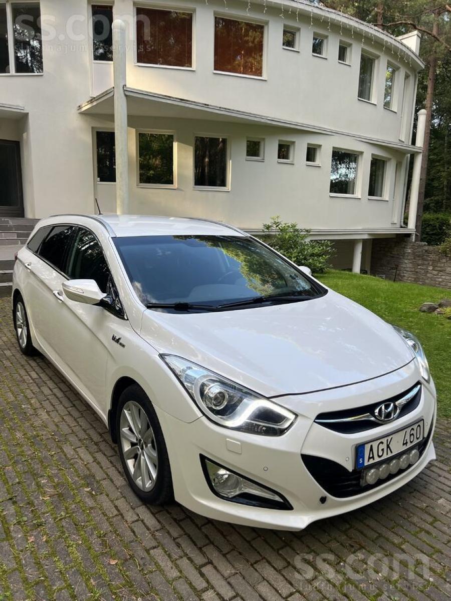 Balts Hyundai i40 2014 Rīga, ar dzinēja tilpumu 1.70 L un nobraukumu 136 tūkst. km par 6500 €, foto 1 vietnē AUTOMOTO.COM.LV