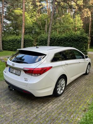 Balts Hyundai i40 2014 Rīga, ar dzinēja tilpumu 1.70 L un nobraukumu 136 tūkst. km par 6500 €, foto 6 vietnē AUTOMOTO.COM.LV