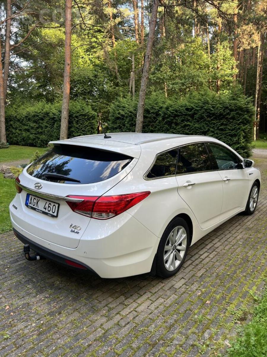 Balts Hyundai i40 2014 Rīga, ar dzinēja tilpumu 1.70 L un nobraukumu 136 tūkst. km par 6500 €, foto 6 vietnē AUTOMOTO.COM.LV