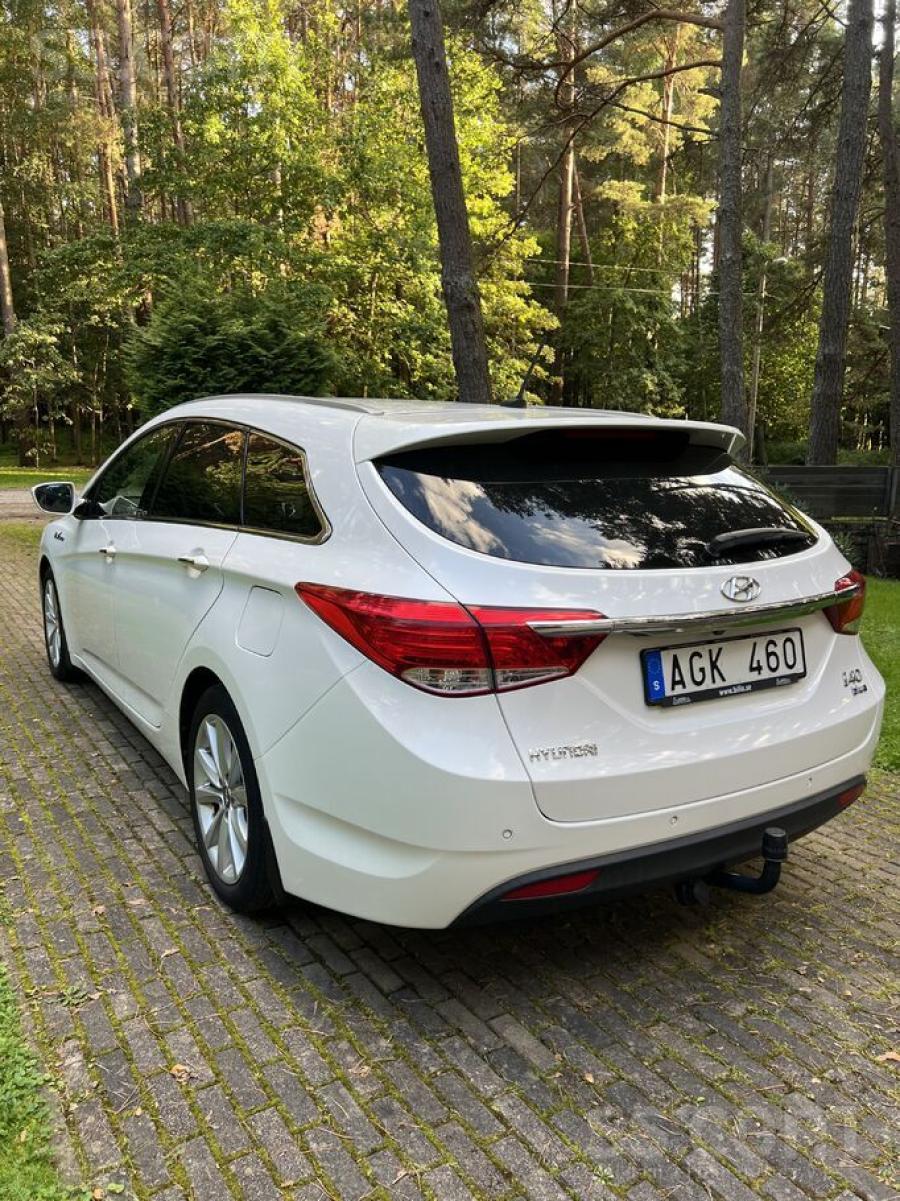 Balts Hyundai i40 2014 Rīga, ar dzinēja tilpumu 1.70 L un nobraukumu 136 tūkst. km par 6500 €, foto 7 vietnē AUTOMOTO.COM.LV