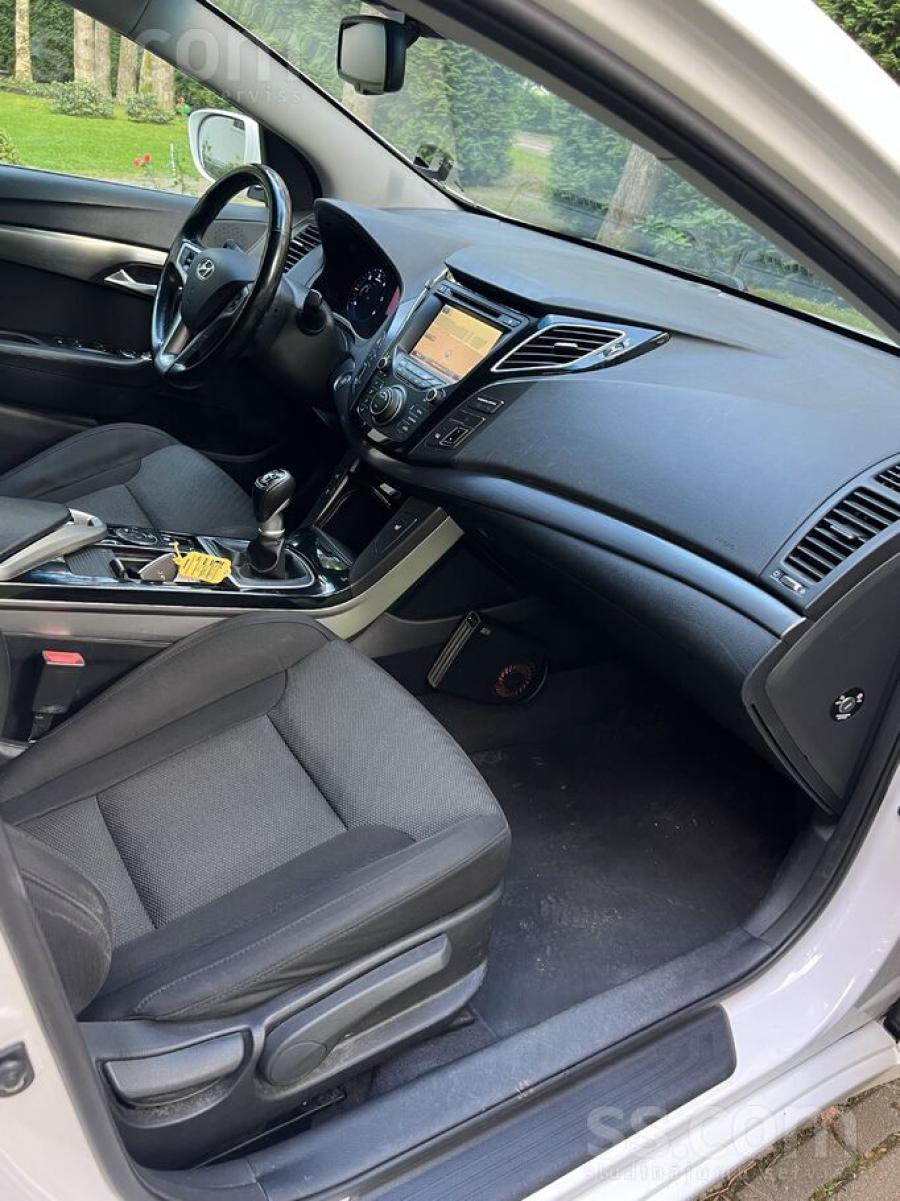Balts Hyundai i40 2014 Rīga, ar dzinēja tilpumu 1.70 L un nobraukumu 136 tūkst. km par 6500 €, foto 10 vietnē AUTOMOTO.COM.LV