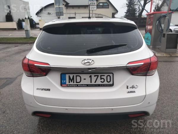 Balts Hyundai i40 2014 Daugavpils, ar dzinēja tilpumu 1.70 L un nobraukumu 340 tūkst. km par 5000 €, foto 1 vietnē AUTOMOTO.COM.LV